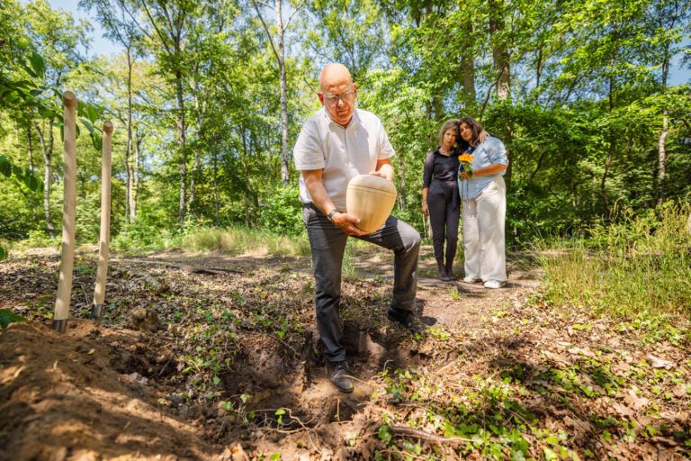 Urngraf - Natuurbegraafplaats Laude